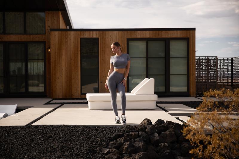 Anna Casey | model-content creator-video blogger-influencer