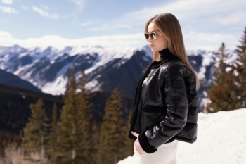 Anna Casey | model-content creator-video blogger-influencer
